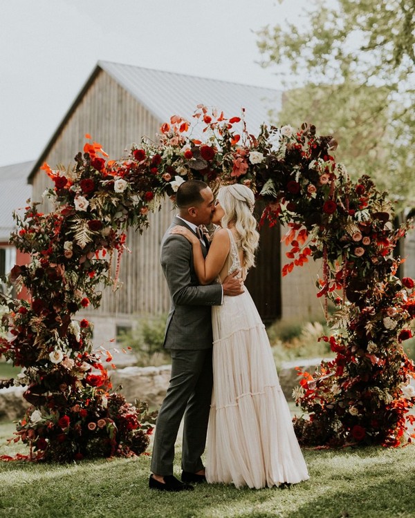 20 Wedding Moon Gates And Circle Wedding Backdrops My Deer Flowers